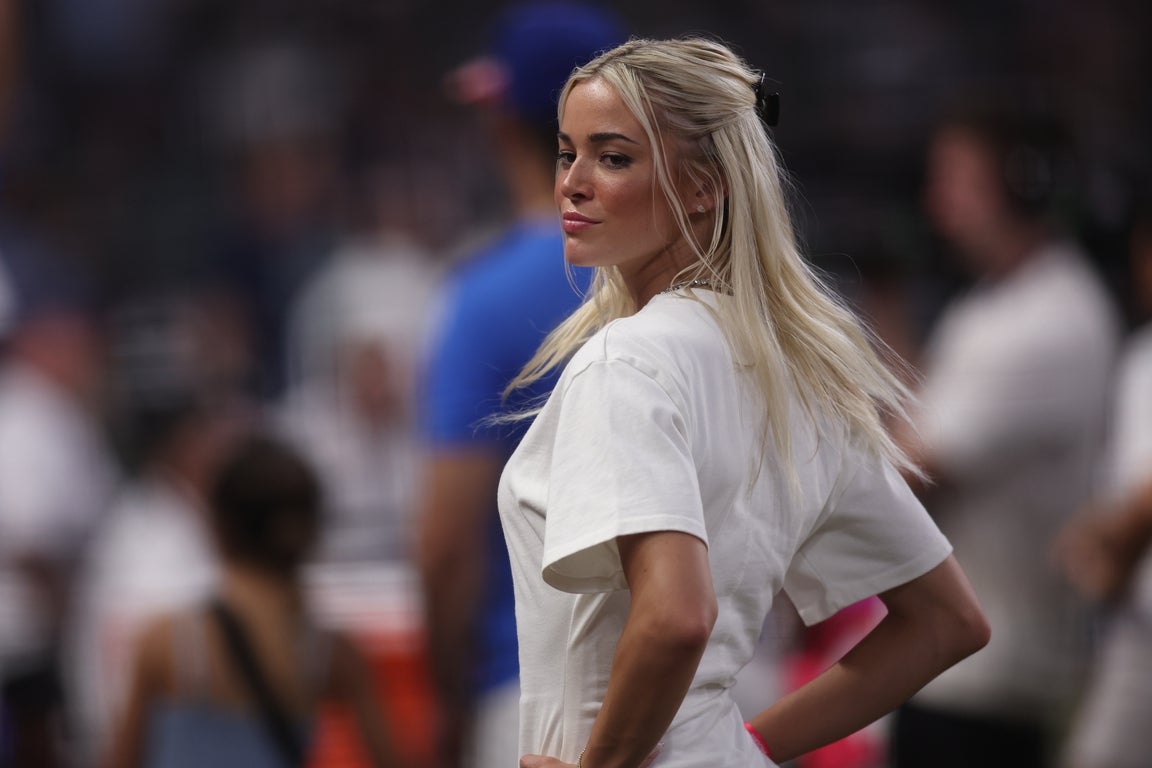 Excellent photos of Nikki Bella, Livvy Dunne, women dominating the ...