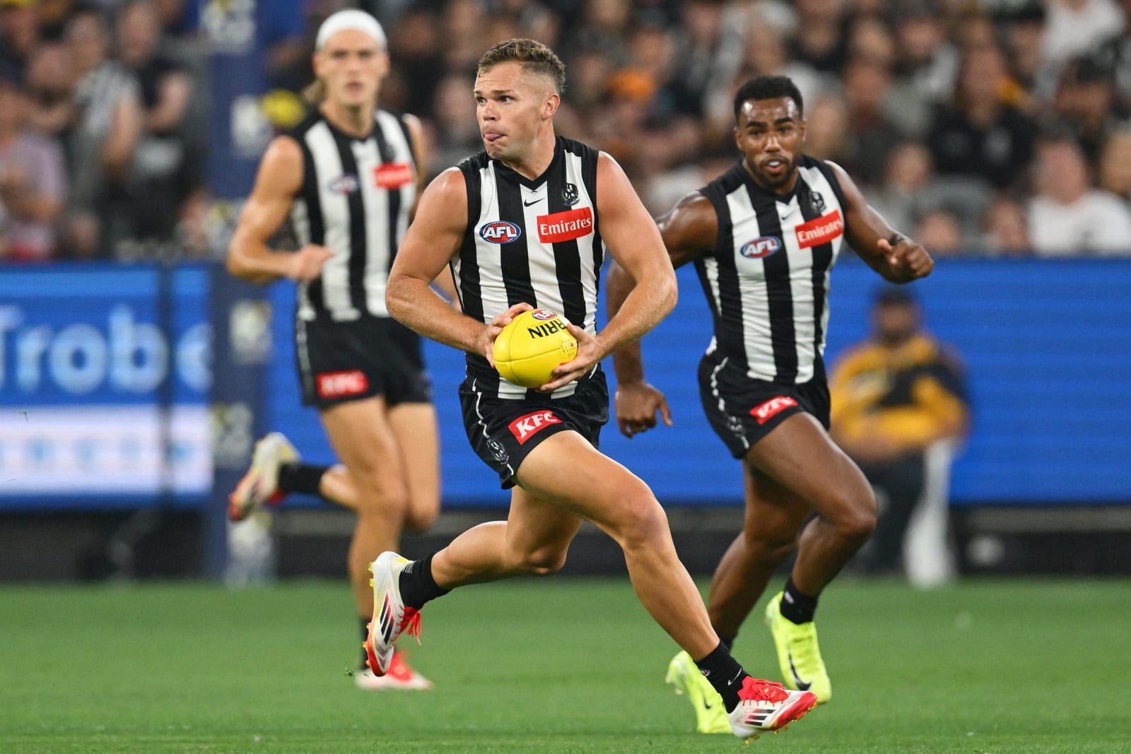Collingwood blow as star Magpie is reportedly sidelined