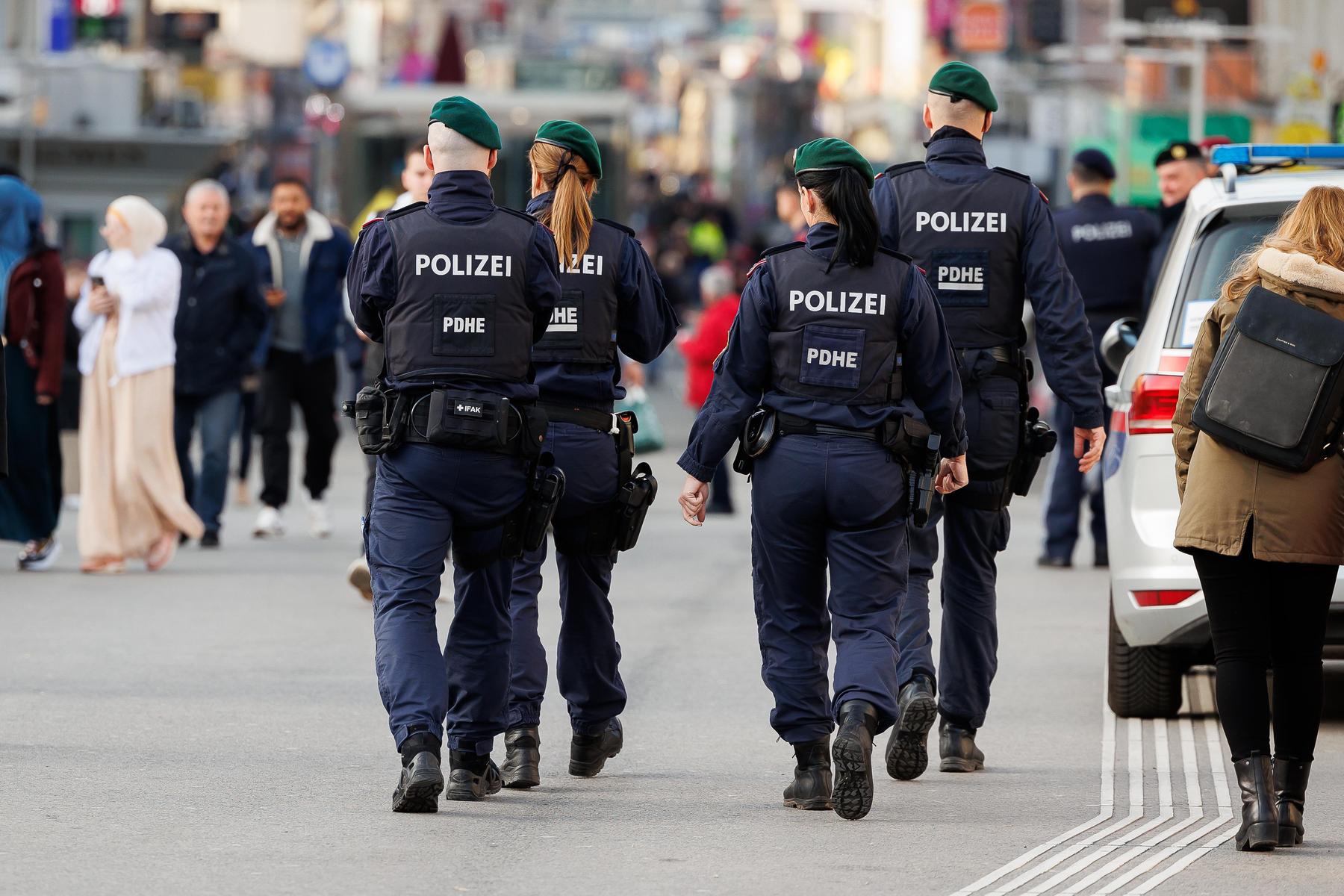 Messerattacken am Reumannplatz: Karner verteidigt Waffenverbotszone