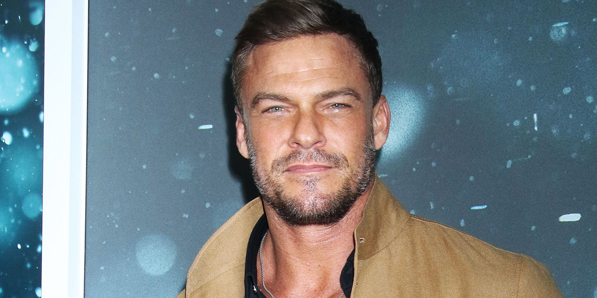 'Reacher' Star Alan Ritchson Is Bruised and Bloodied in New Image From ...