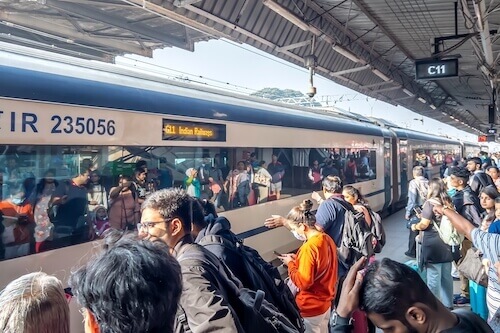 L'Inde construit 15 km de rail par jour : le géant silencieux des ...