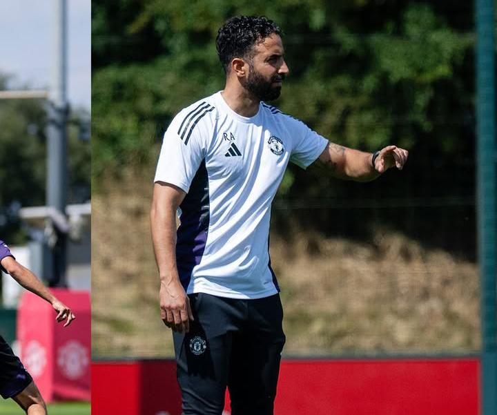 Ruben Amorim Wajib Tahu! 6 Gelandang yang Bisa Jadi Solusi Lini Tengah ...