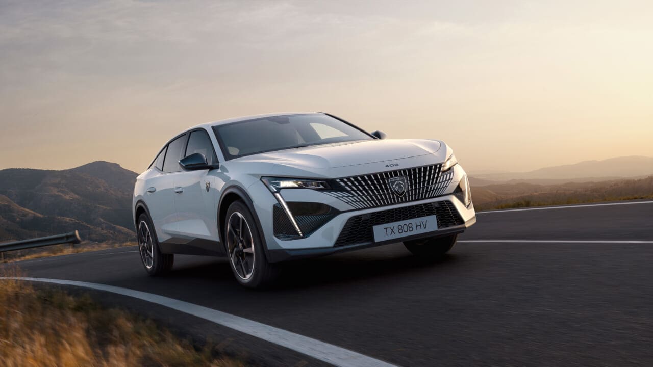 「静かでパワフル」プジョー408に48Vマイルドハイブリッドモデルを追加【発売を記念した限定車「408 GT Hybrid Selenium ...