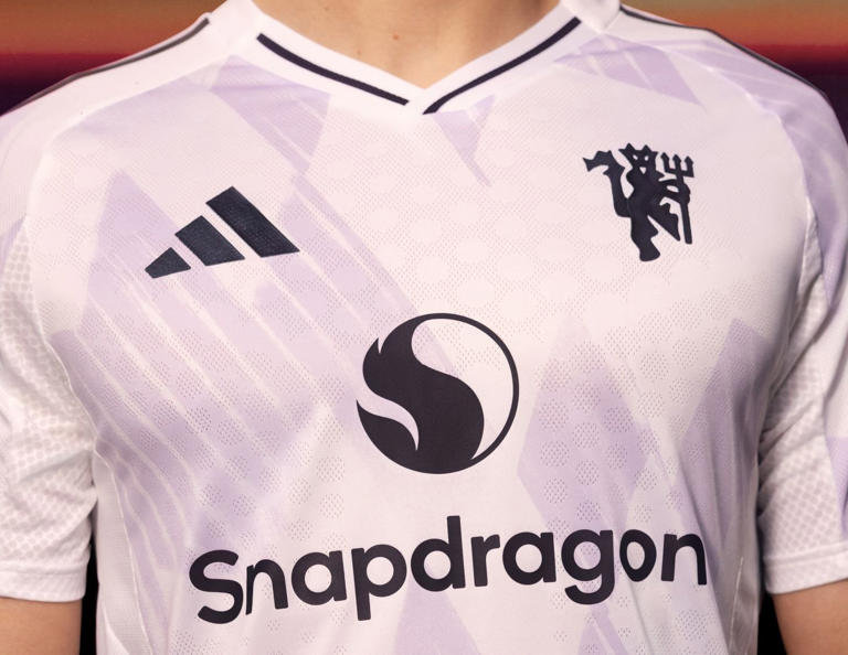 Manchester United unveil new Adidas away kit inspired by iconic 90s shirt