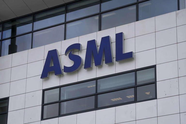World's biggest supplier of computer chip-making equipment ASML warns of flat growth for 2026 ...