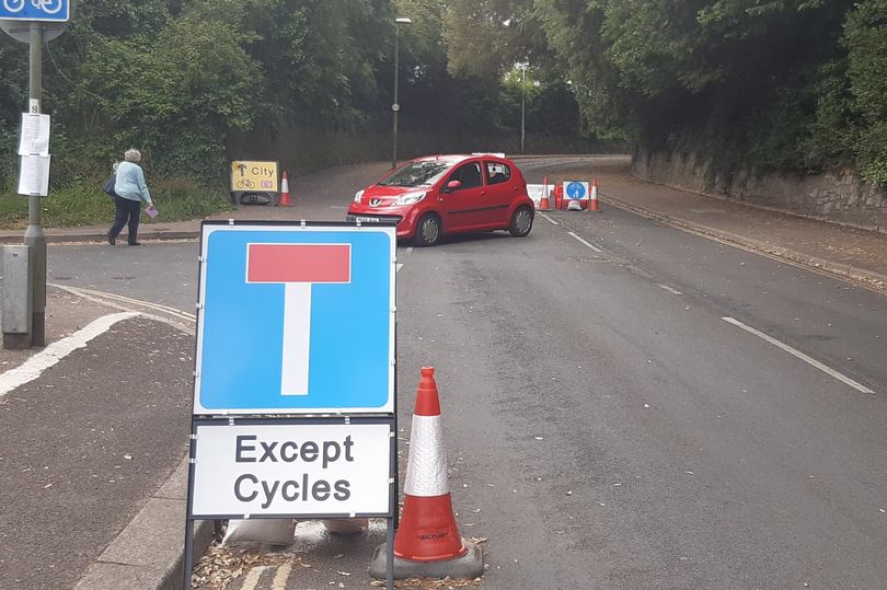 Hundreds want Exeter road re-opened