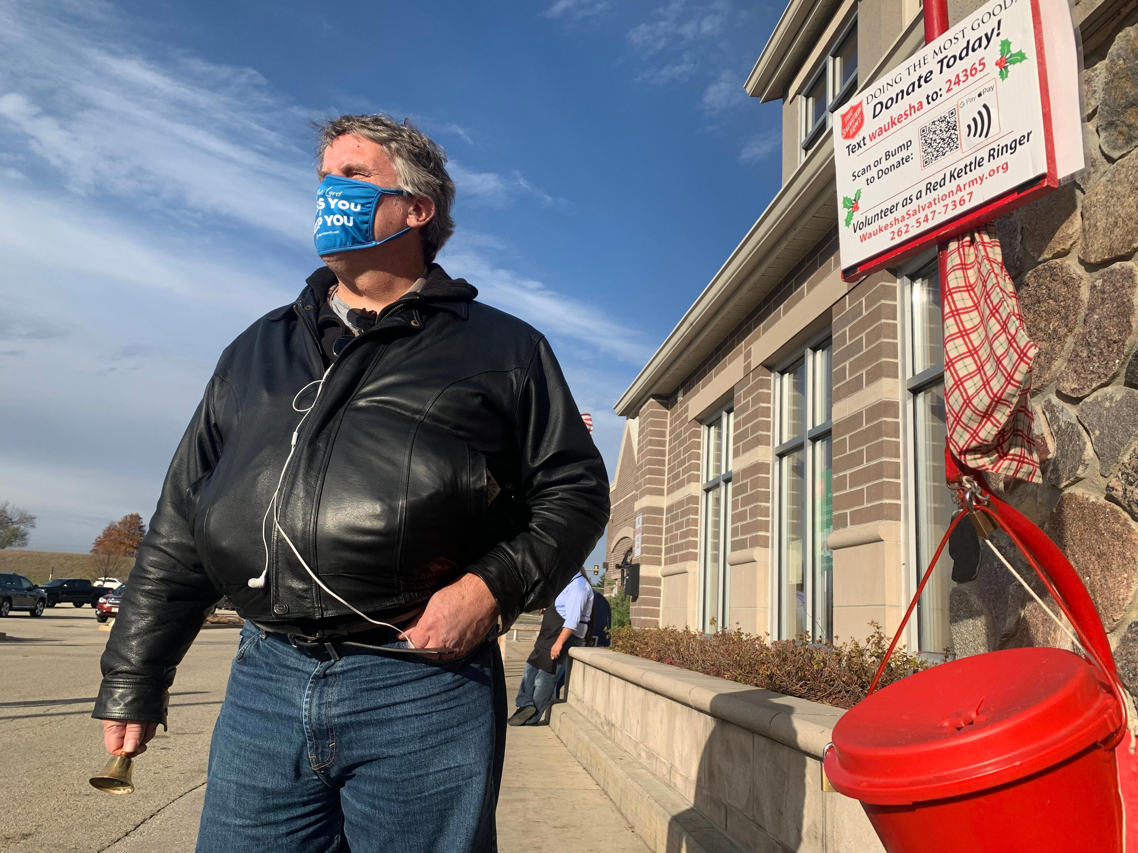 Salvation Army tries Christmas in July fundraiser with bell ringers ...