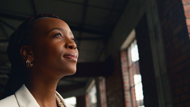 15 Quiet Signs of a Woman Who's Been Through More Than You'll Ever Know