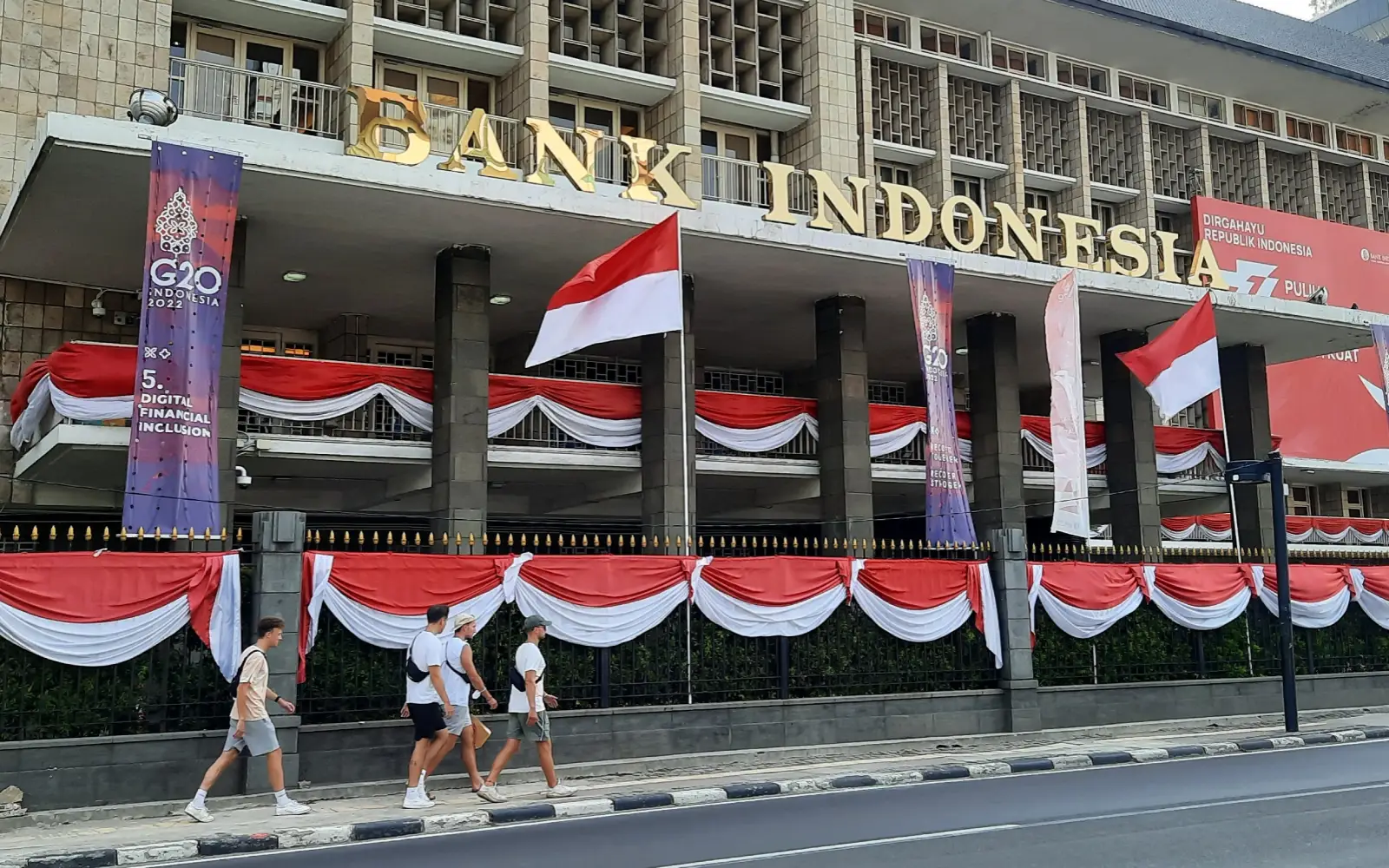 Indonesian central bank slash rates again to boost growth