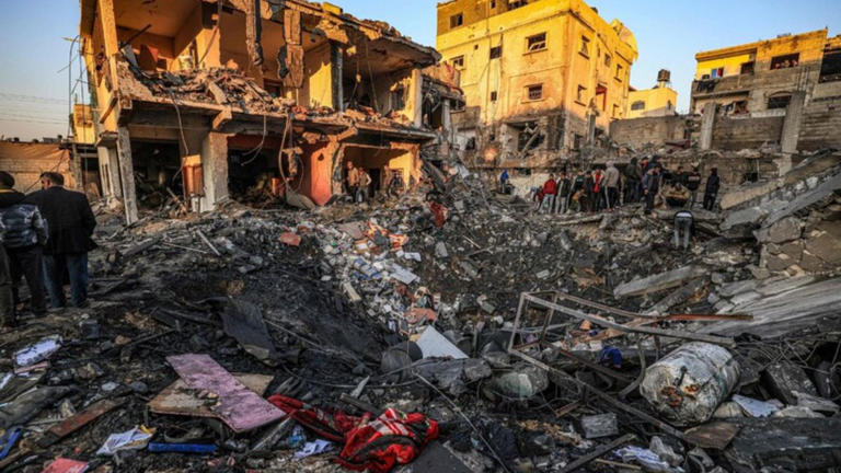 Gaza, nuovi raid israeliani: almeno 20 morti. Crescono le vittime tra i ...