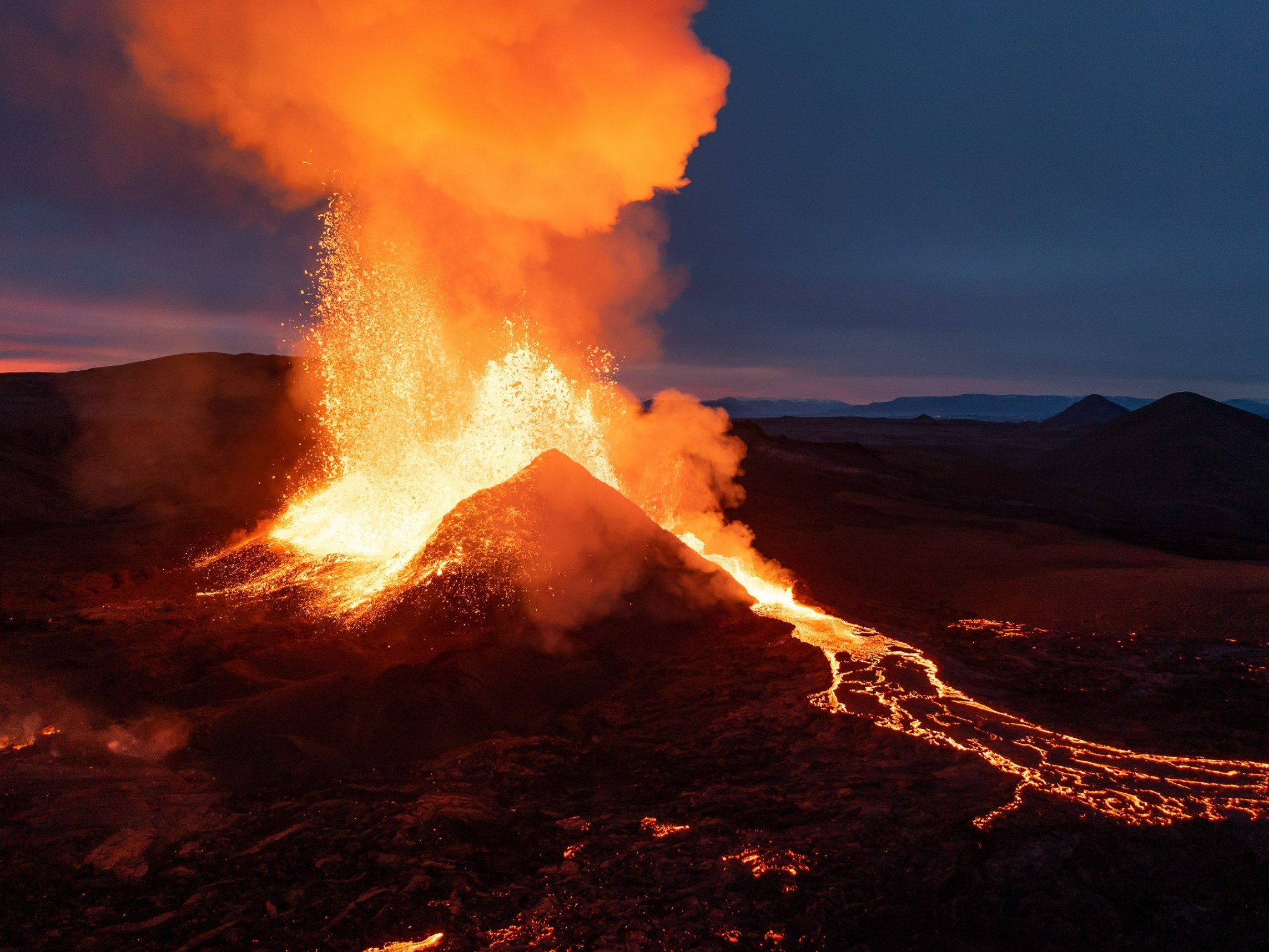 Rośnie aktywność superwulkanu. Naukowcy uspokajają