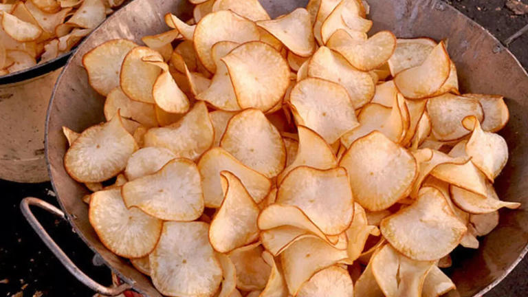 5 everyday foods you should never feed your child, according to science