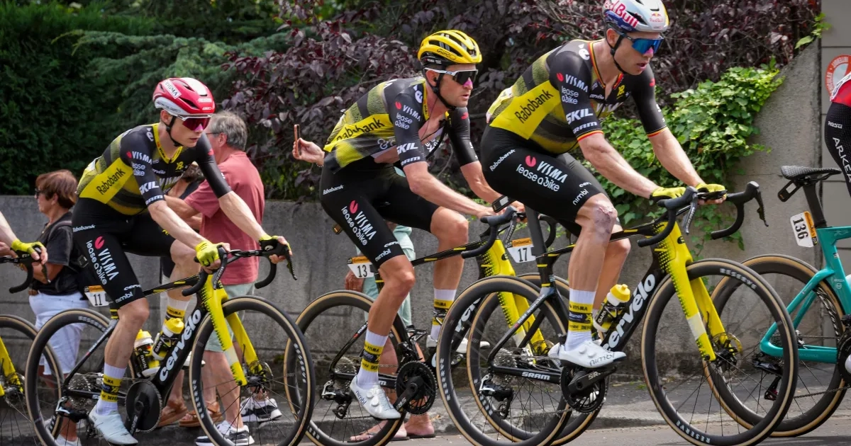 Wout van Aert doet boekje open over de vertrekkers en nieuwkomers bij ...