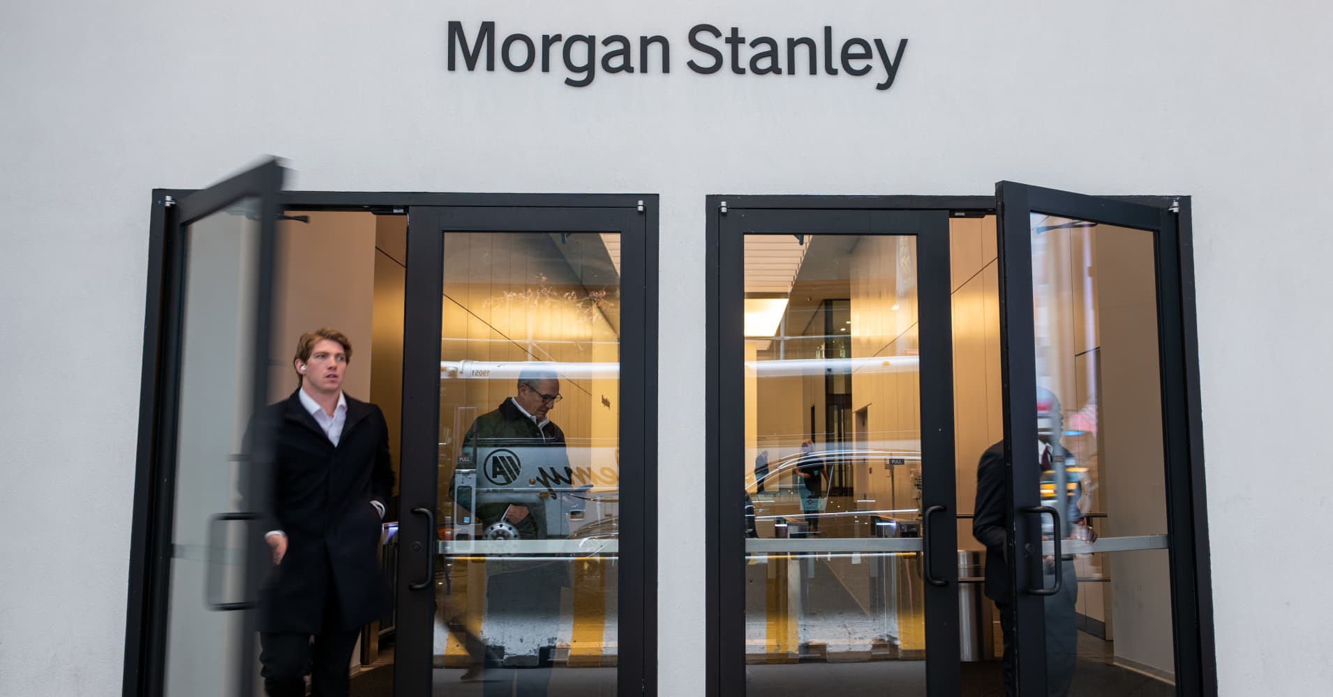 Morgan Stanley earnings top estimates on increased trading revenue