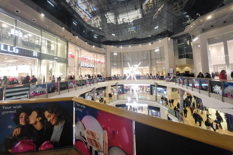 Huge Bullring shop 'closes' as fans say 'my heart skipped a beat'