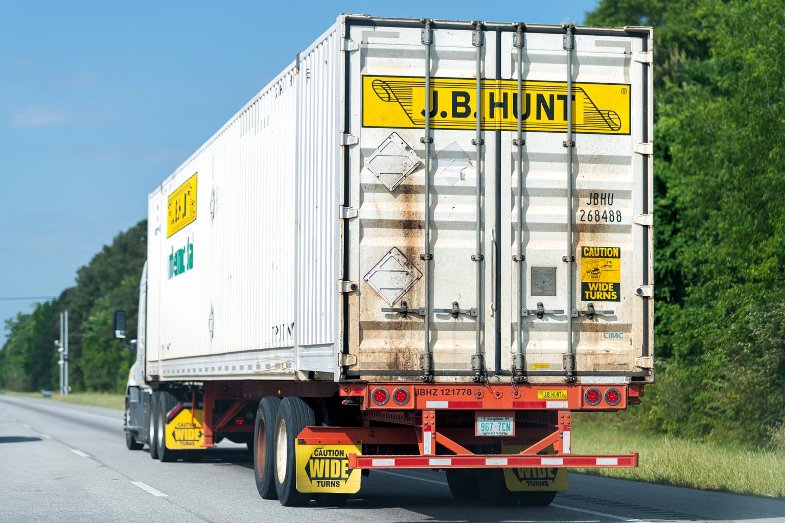 J.B. Hunt Transport sets cost savings target of $100M