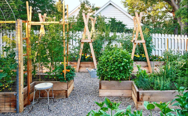 3 Easy Garden Crafts that Bring a Little Artsy Charm to Your Outdoor Space