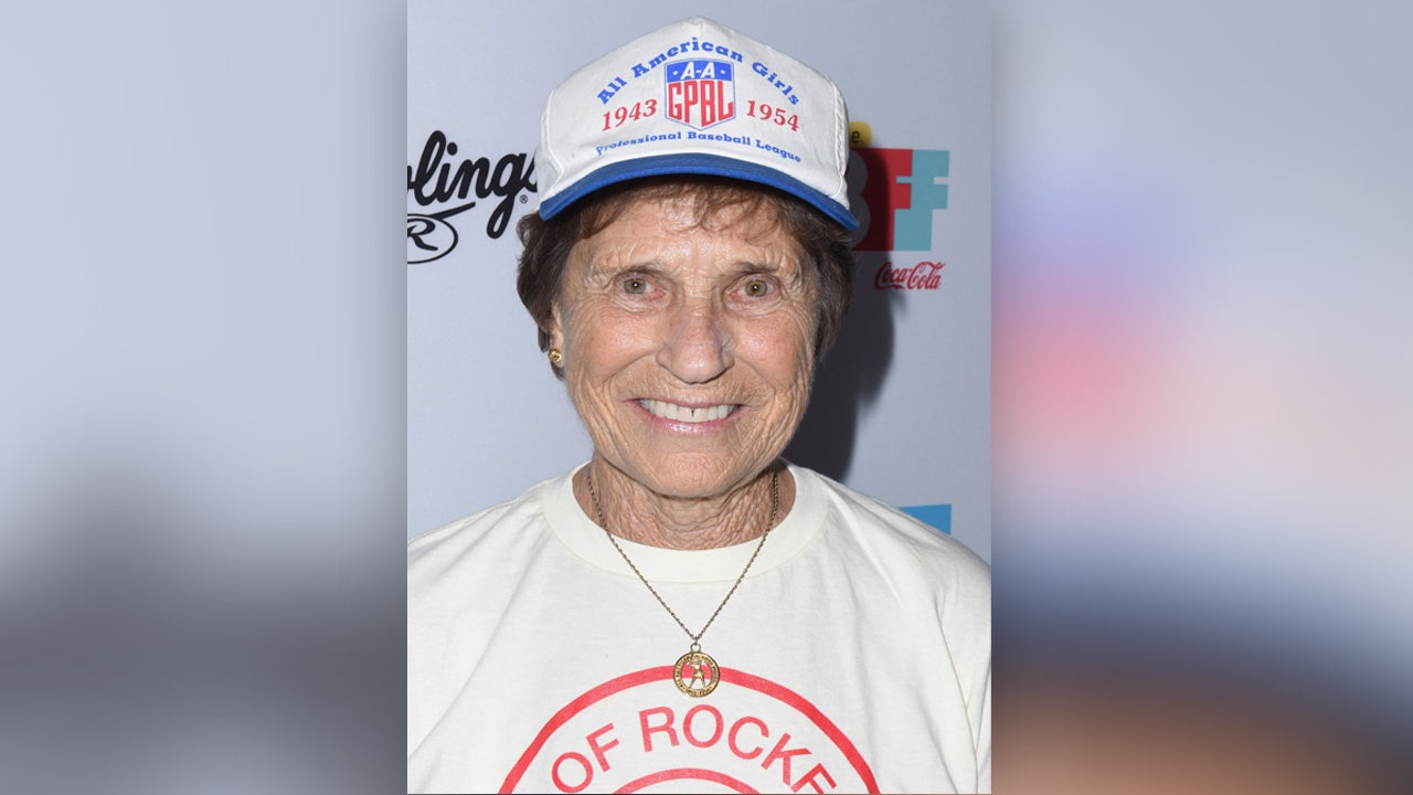 Englewood’s Sue Parsons Zipay who played professional baseball for the 'Rockford Peaches' dies