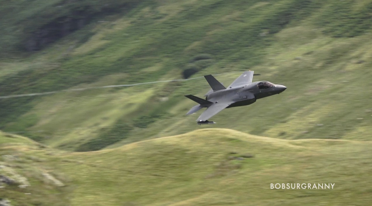 RAF F-35B Jets Roar Through Mach Loop at Low Level