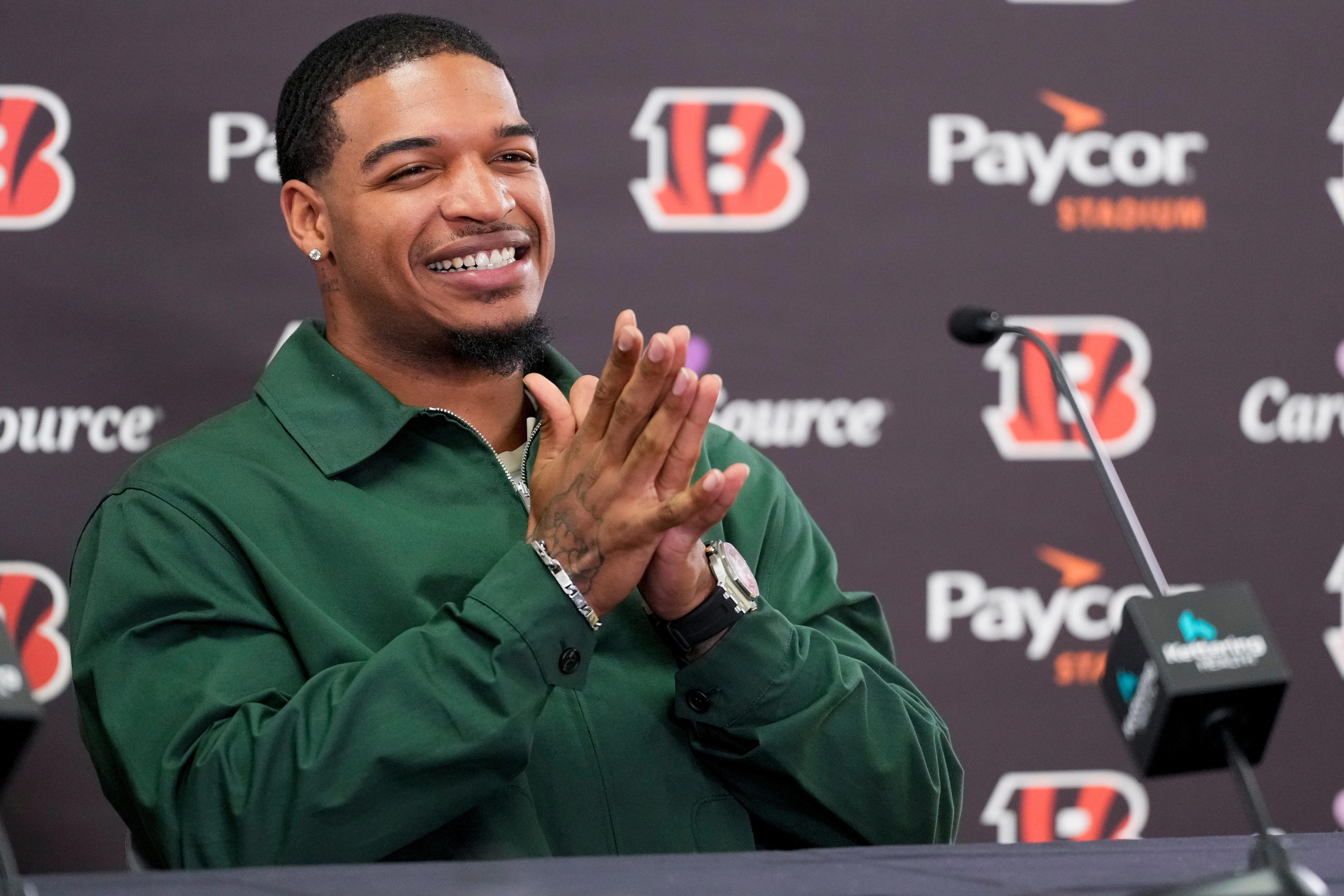 Ja'Marr Chase's fitting reaction to Maxx Crosby, Trey Hendrickson saga