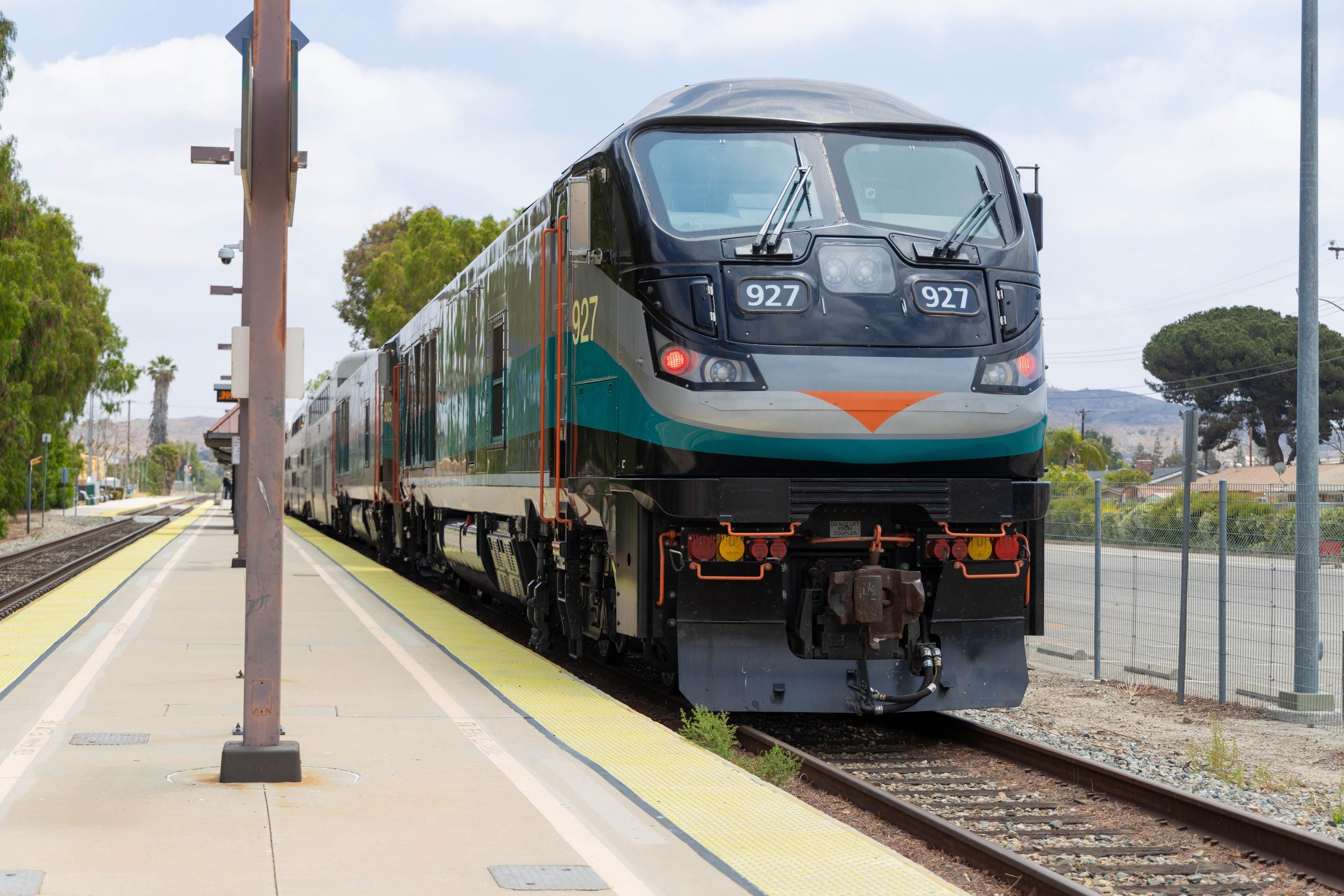 Metrolink system reduces vehicle traffic near Moorpark train station