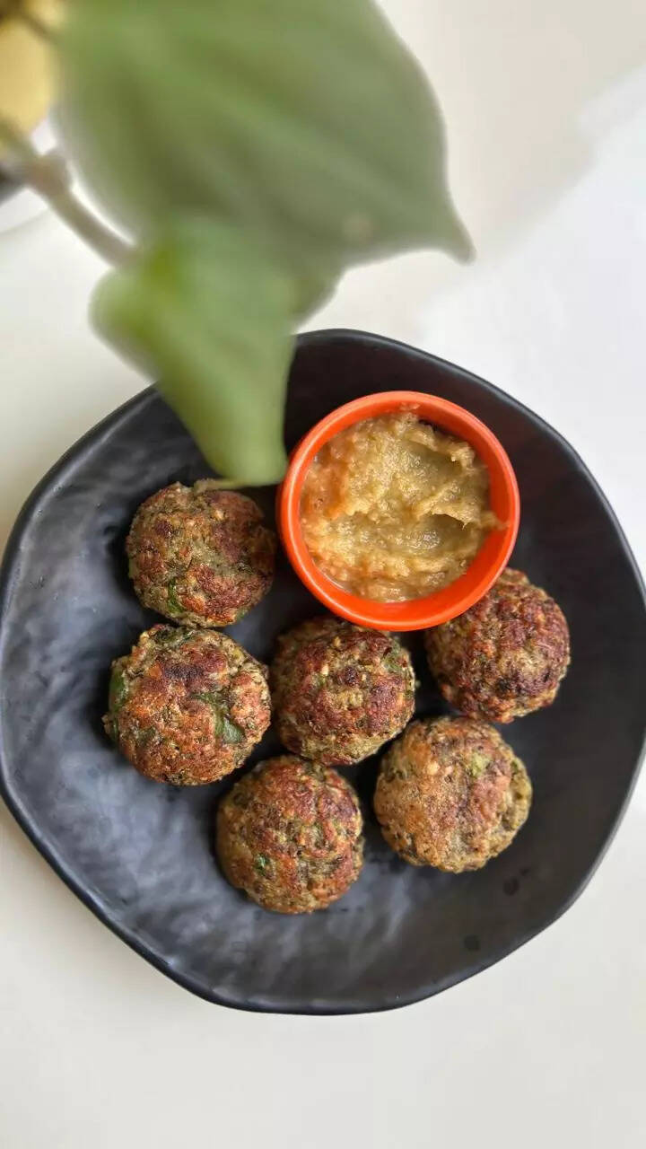 How to make fiber-rich Sprouted Moong Paniyaram for dinner