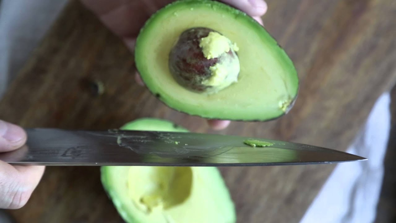 How to prepare an avocado