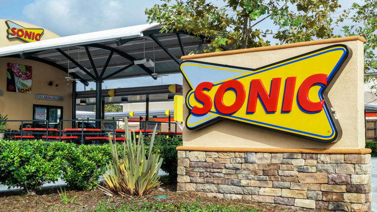 Report ranks top 10 'unhealthy fast-food' chains in the US