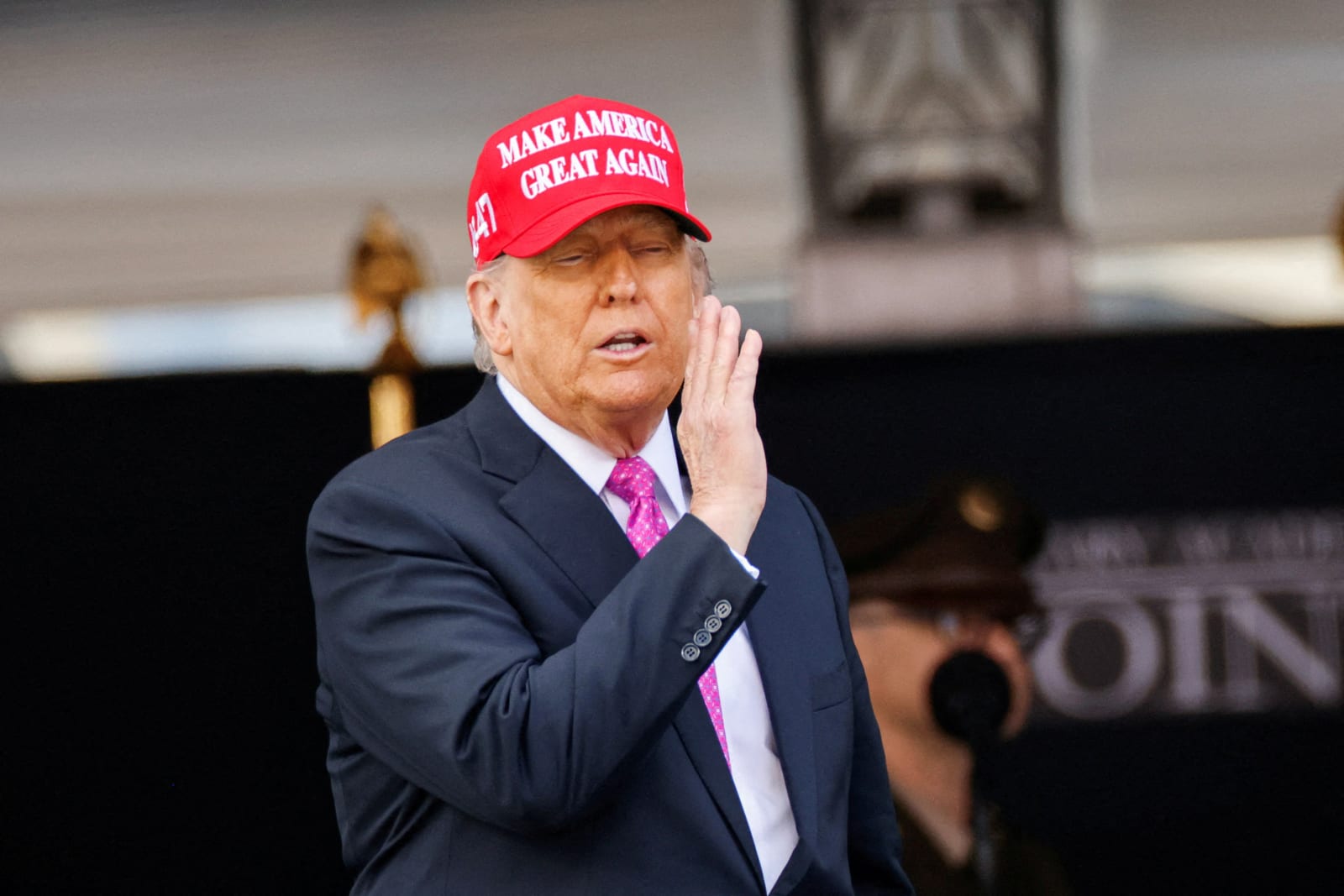 'It's farcical!' Ex-FBI agent blows up outlandish Trump claim using ...