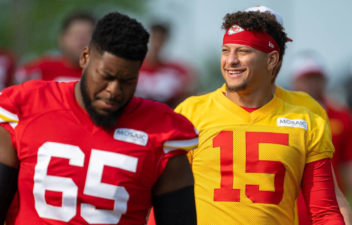 Trey Smith's deal could hurt Chiefs' future flexibility. Why it's still ...