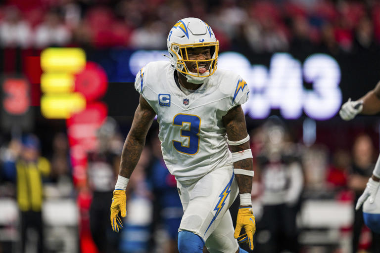 Kyle Hamilton's versatility earns him the top safety spot in AP rankings