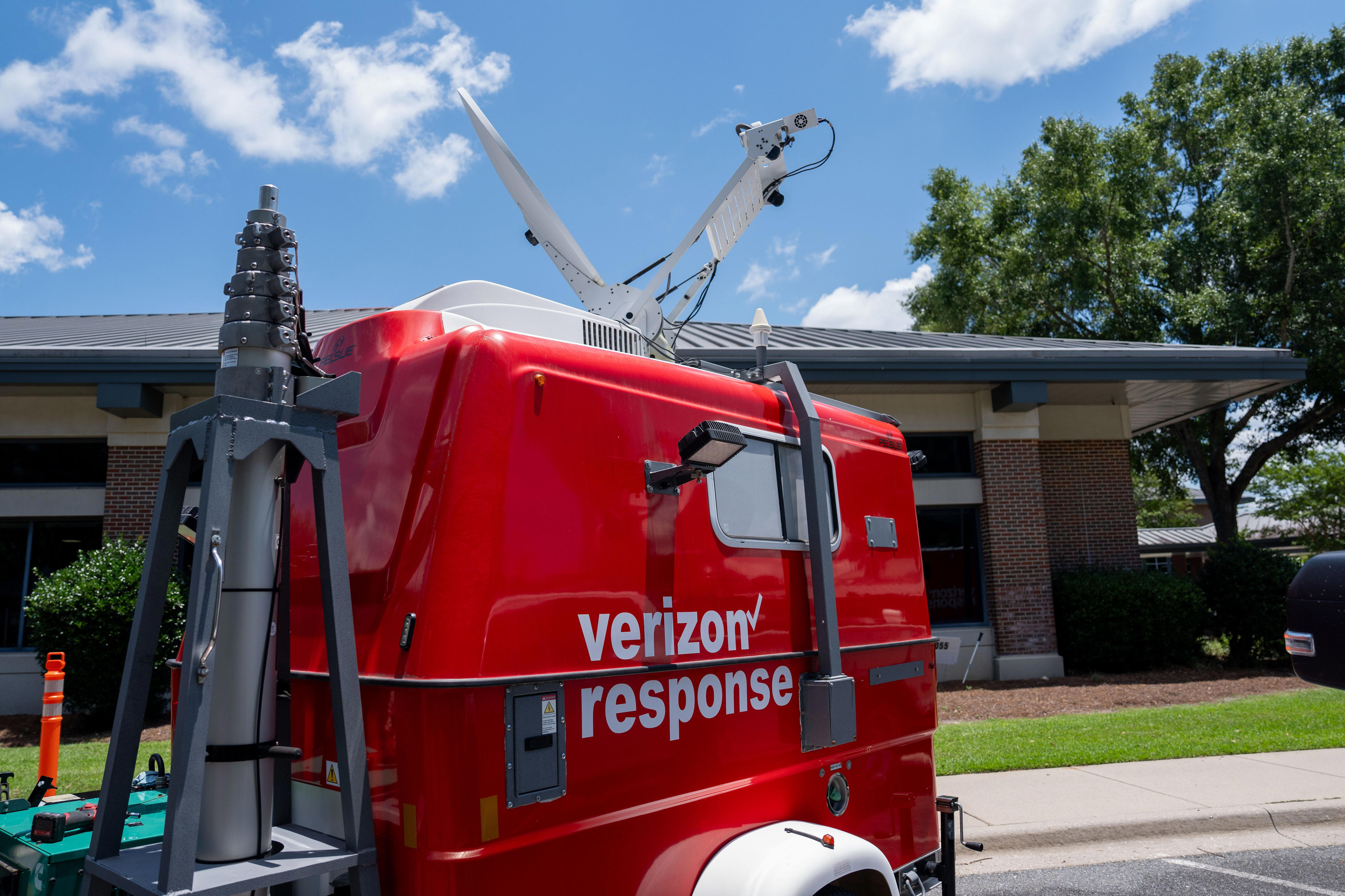 Is Verizon down today near me? When will SOS outage issues be fixed ...