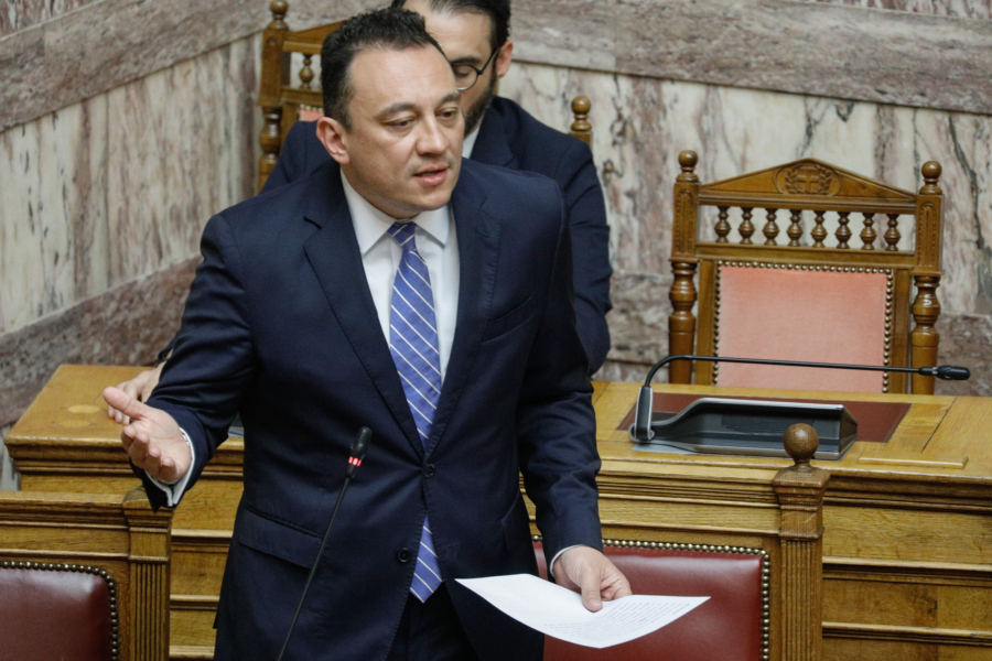 Παραδοχή του υφ. Παιδείας: Μετά από επιστολή του ΚΙΣ, η αφαίρεση ...