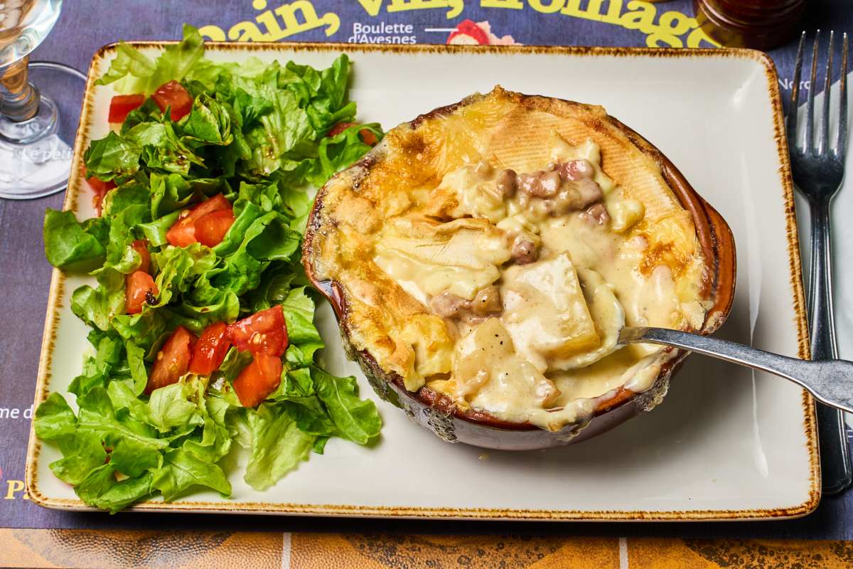 Everything You Need To Know About Ordering Cheese In Paris