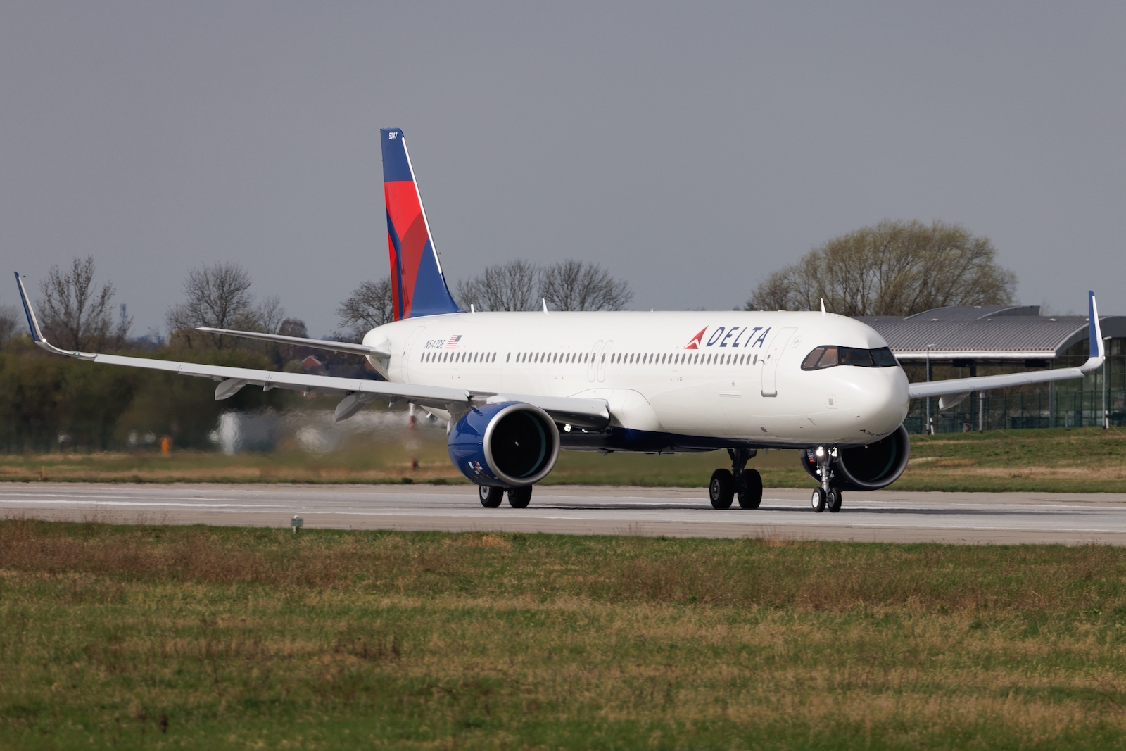 Delta Expanding Use of AI to Set Ticket Prices