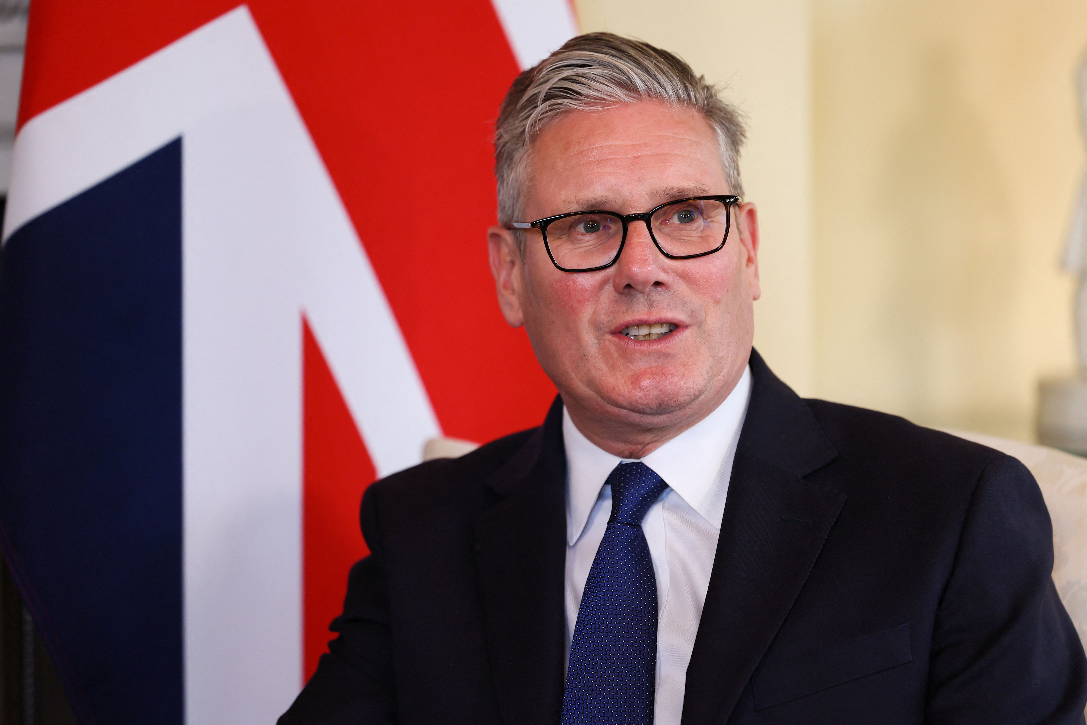 Starmer to pledge to ‘rebalance power’ at summit with community groups