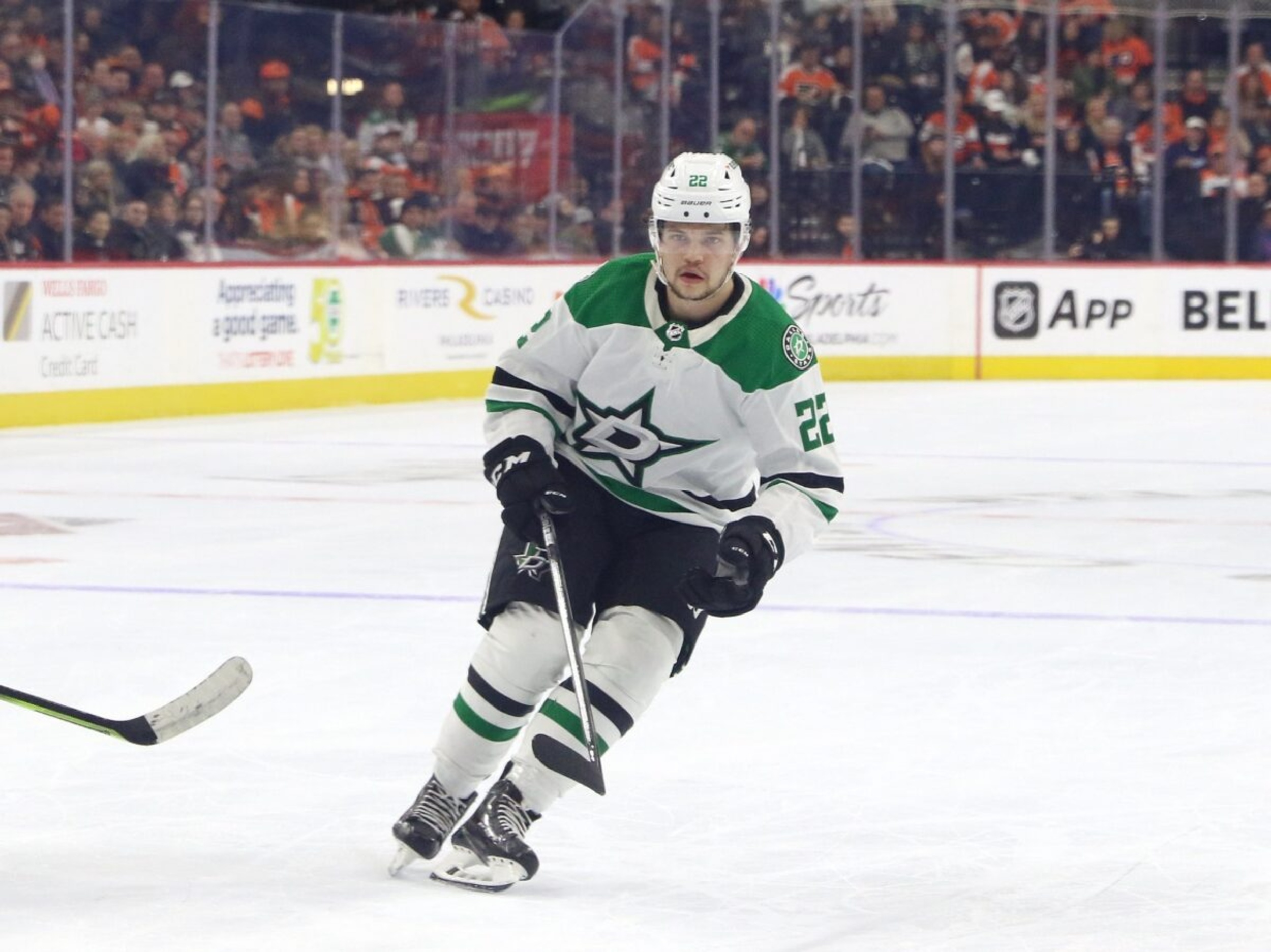 Bruins Add Steeves and Blumel to Force Competition