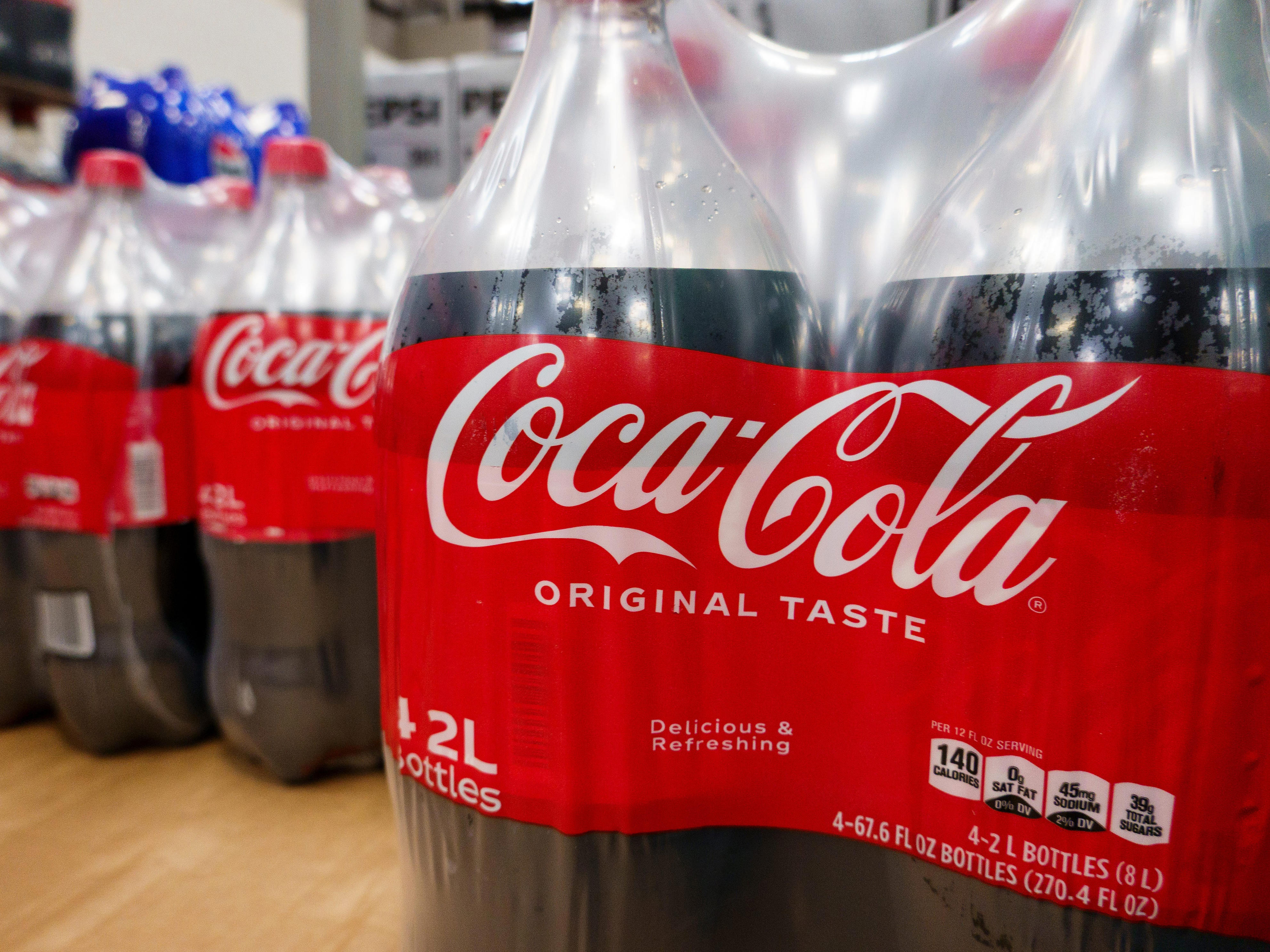 Trump says he made a deal with Coca-Cola. It'd turn all Coke into ...