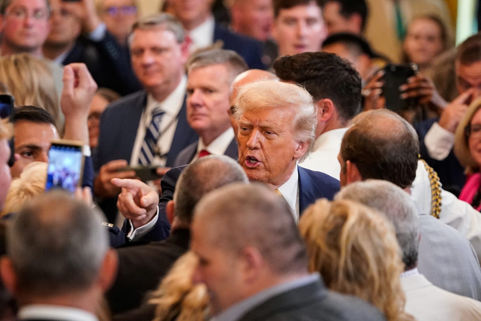 Trump ducks growing calls to appoint a special counsel in Epstein case