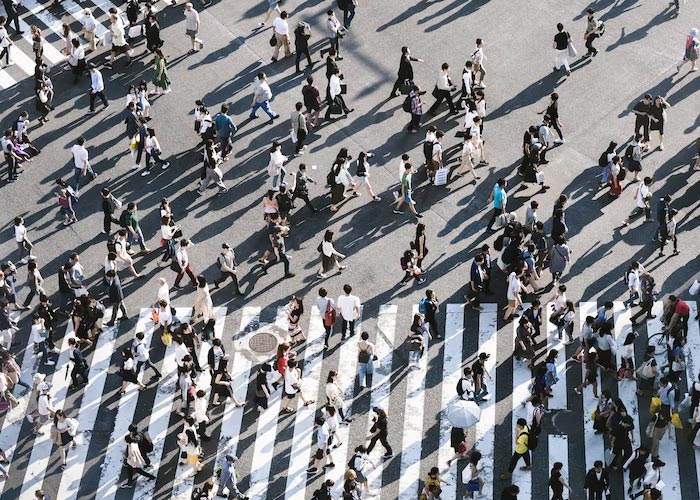 25 “Small, Low-Key Signs” That A Person Is Really Intelligent