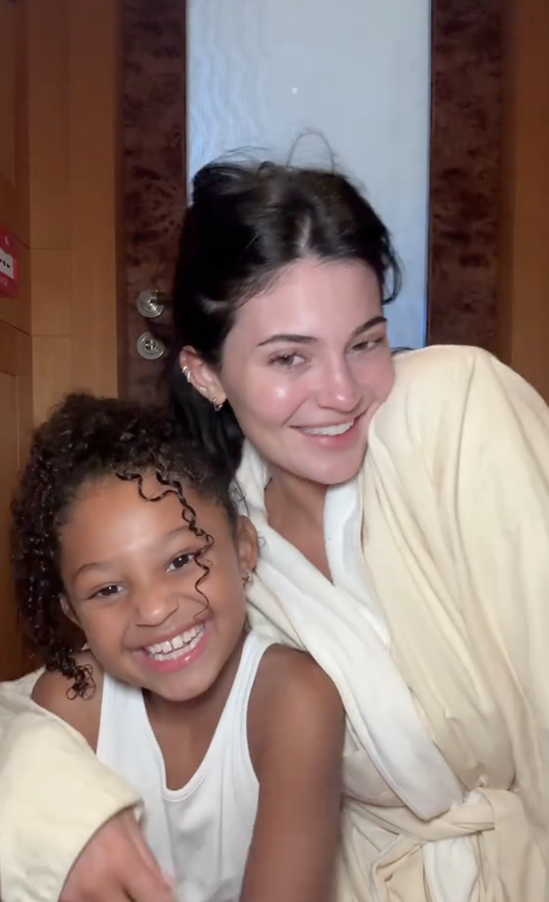 Kylie Jenner and daughter Stormi share adorable makeup tutorial video ...