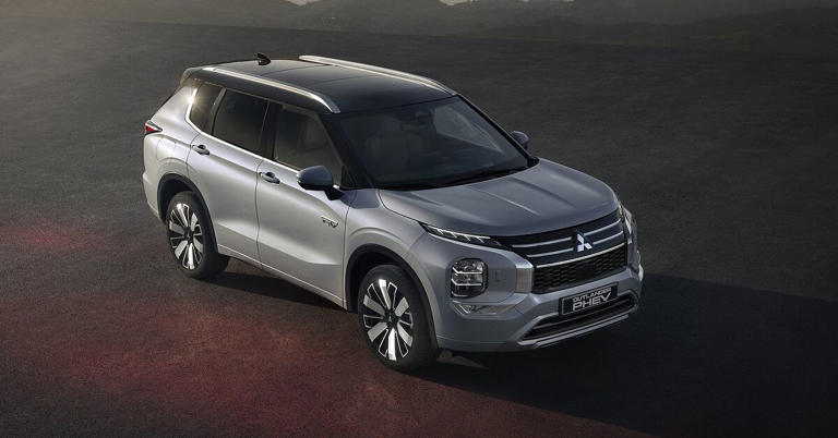 2026 Mitsubishi Outlander Gets New Base Engine, Increased PHEV Battery