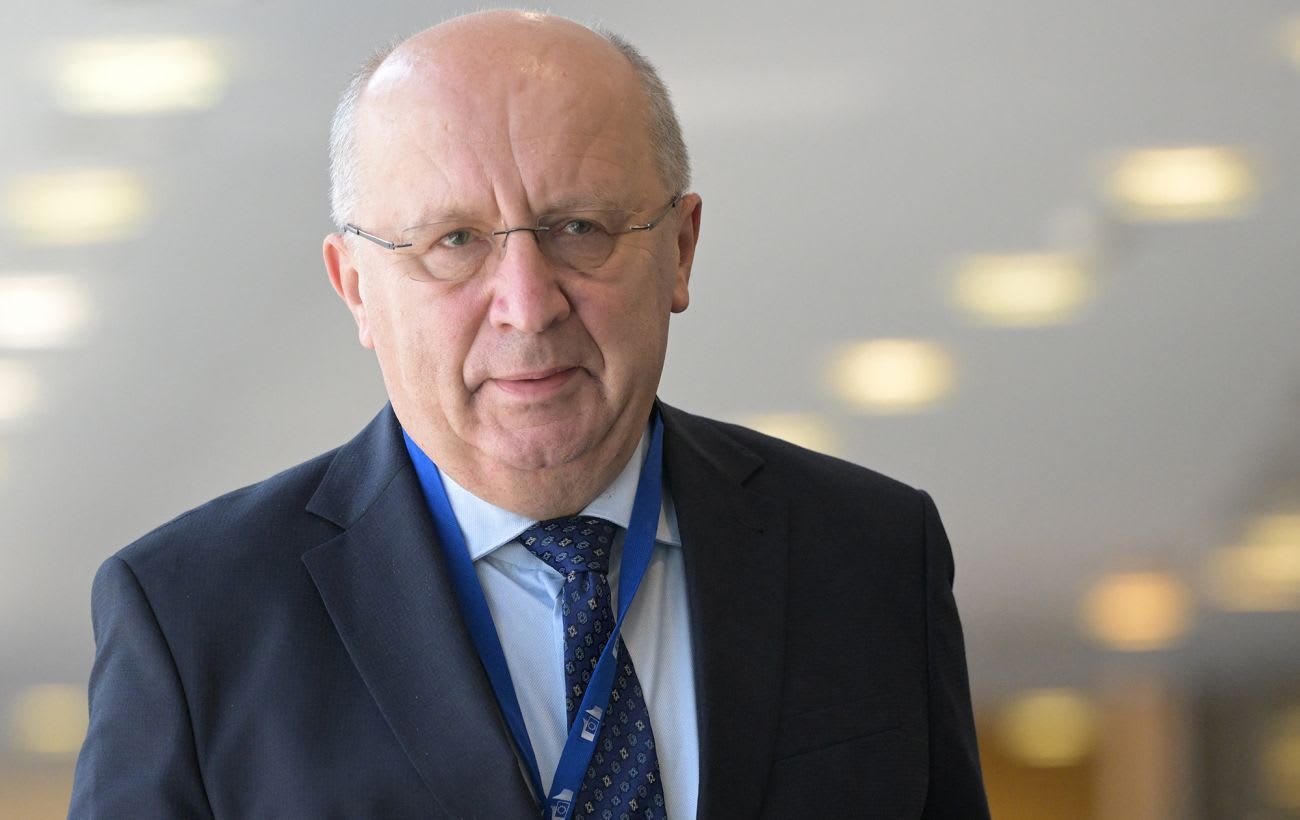 EU budget can't cover US weapons for Ukraine - EU Commissioner