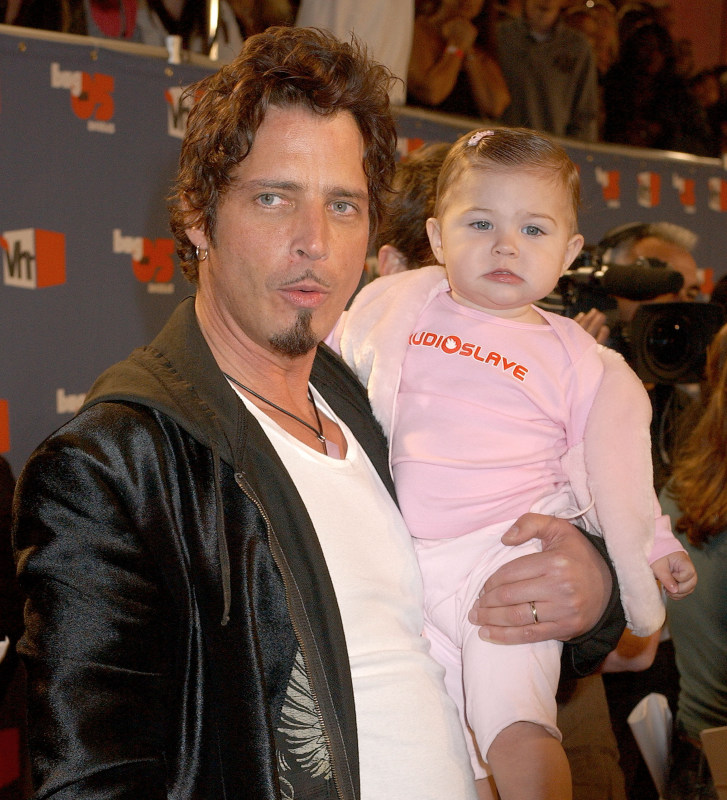 Late Grunge Icon's Daughter, 20, Brings Fans to Tears With Brian Wilson ...