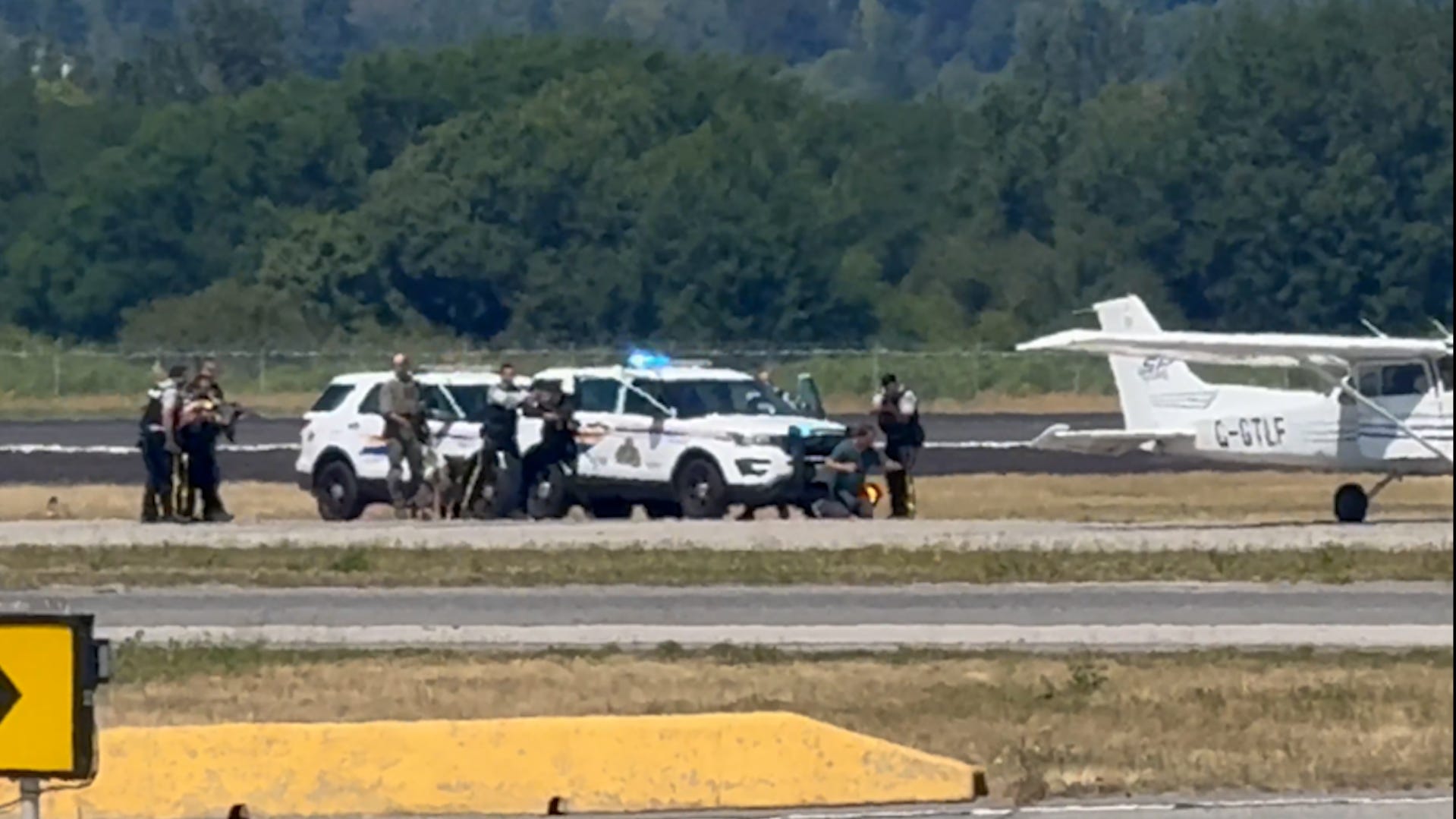 Canadian police arrest alleged plane hijacking suspect at Vancouver Airport