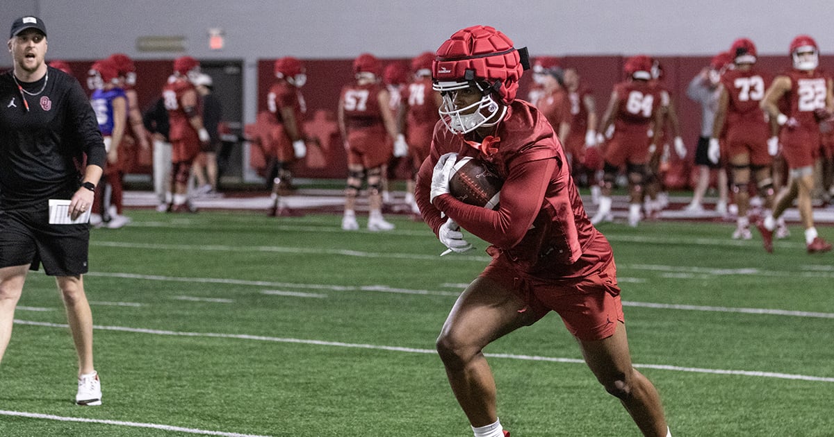 Brent Venables gives update on WR Javonnie Gibson, discusses medical staff