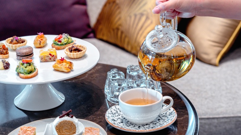 This Hotel Is Home To New York City's Most Expensive Tea Service