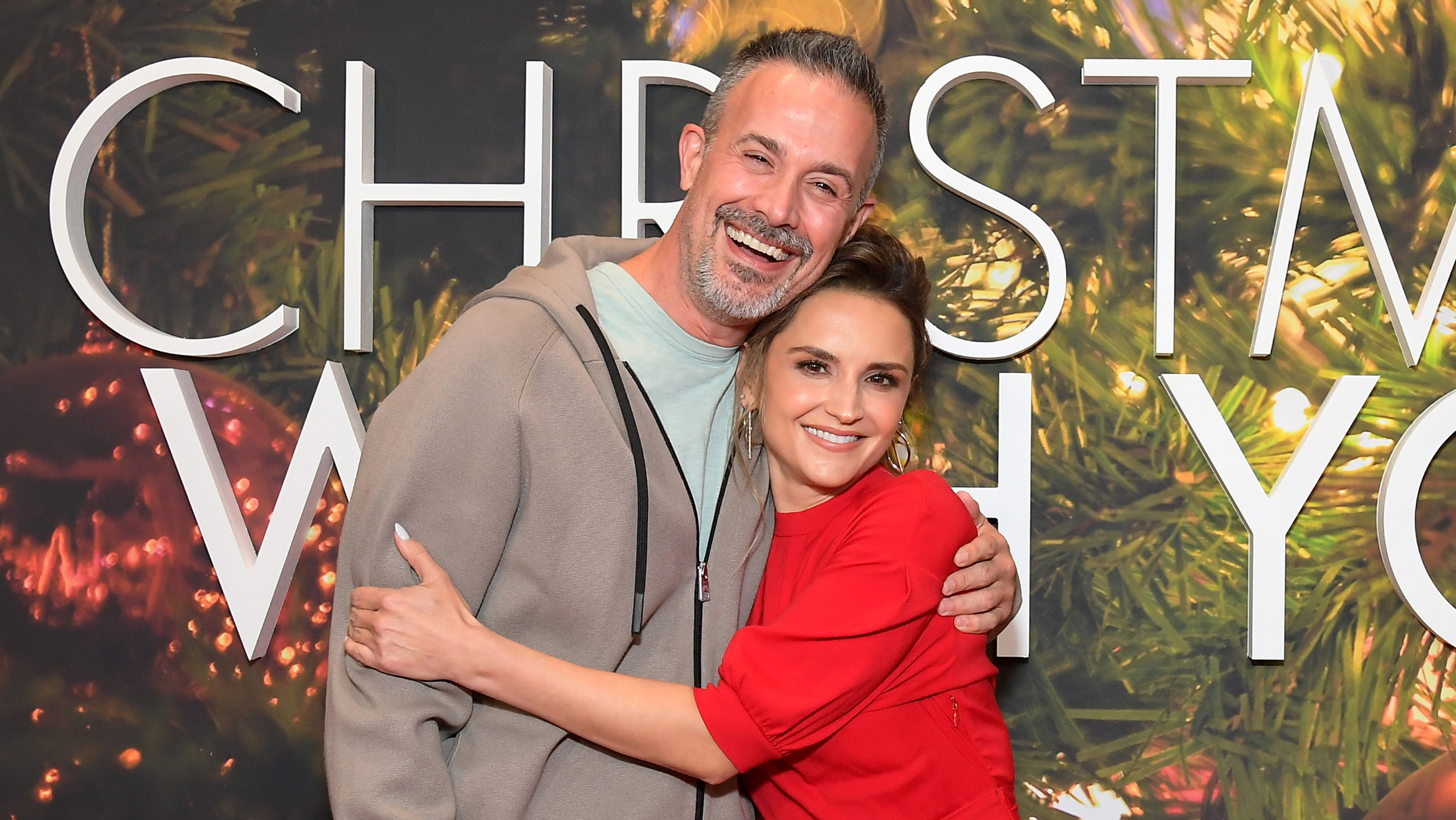 Freddie Prinze Jr. Shares Filming Update On Rachael Leigh Cook Reunion ...