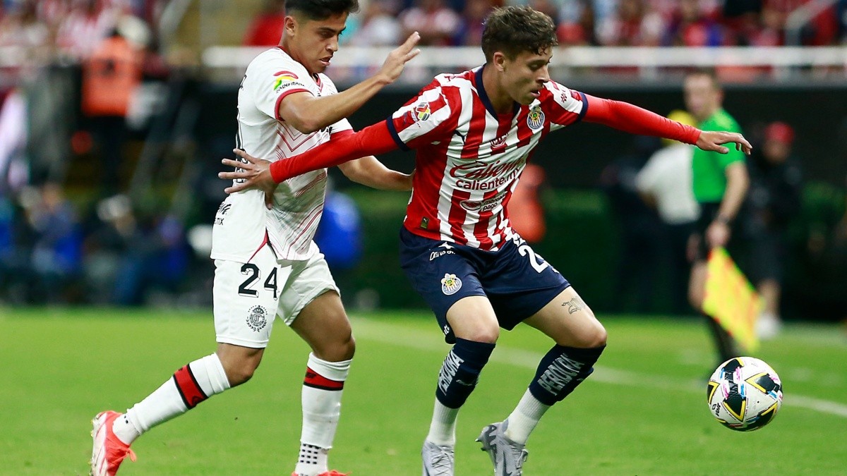 Las Chivas dan de baja a jugador antes de debutar en el Torneo Apertura ...