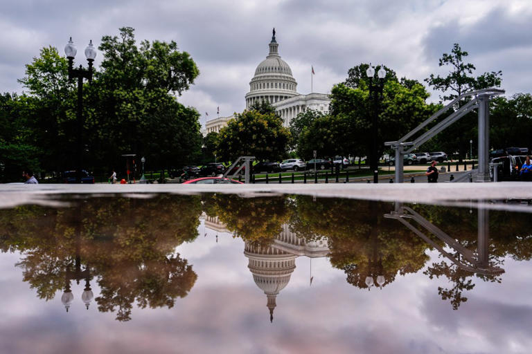 Job approval for congressional Democrats hits all-time low: ‘Flat out ...